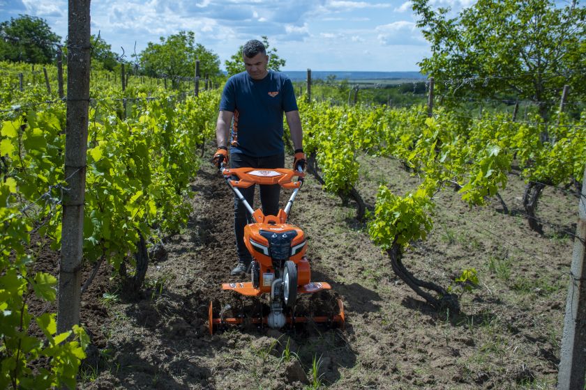 Utilaj multifunctional RURIS 7800CRT + roti cauciuc 4.00-8 + sistem de ...